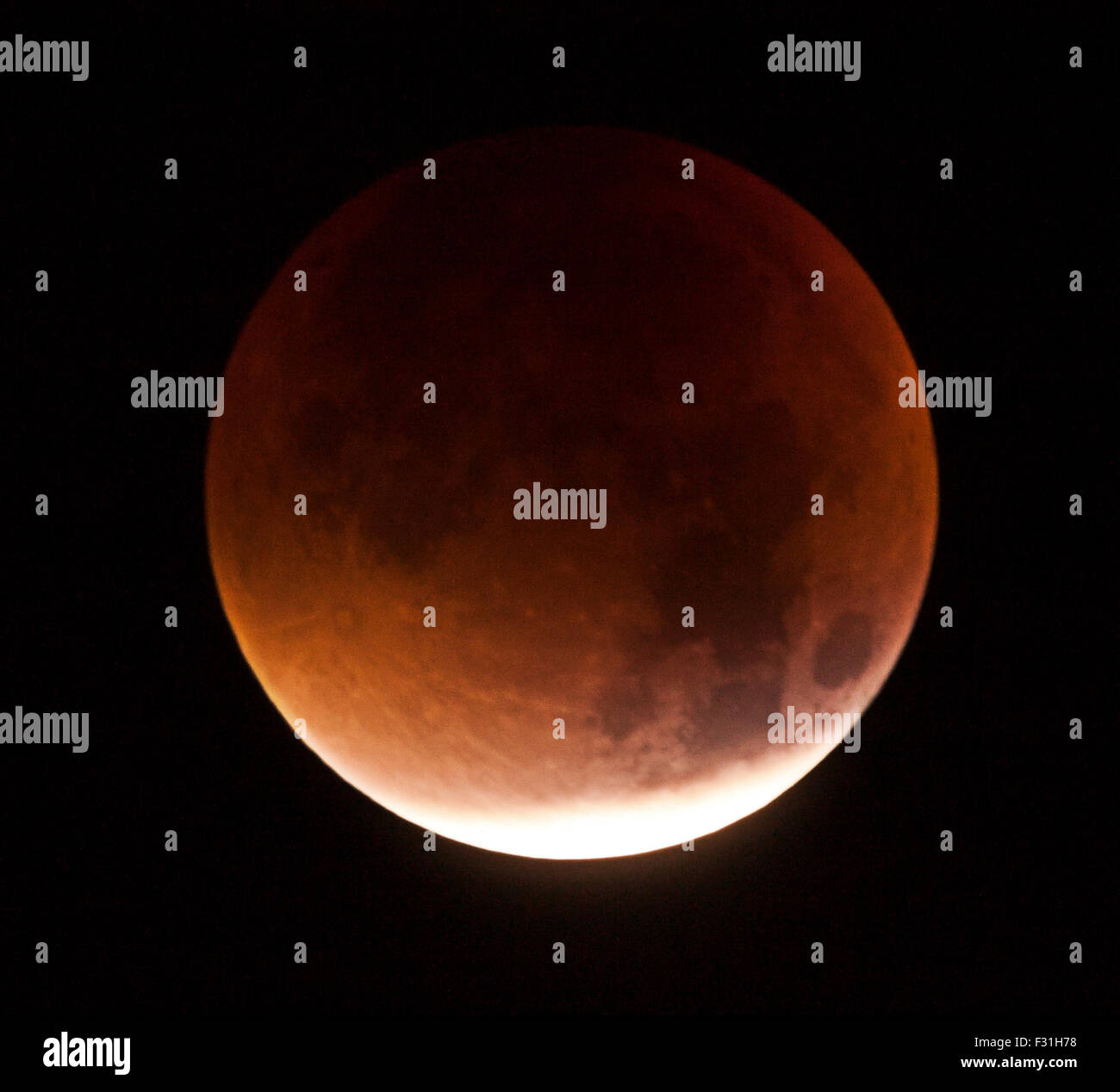 Supermoon lunar eclipse hi-res stock photography and images - Alamy