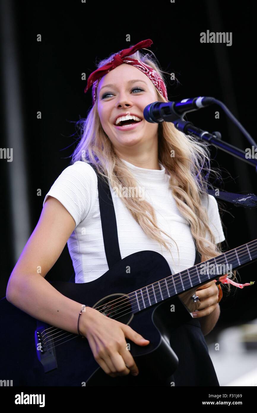 Las Vegas, NV, USA. 27th Sep, 2015. Jill Tirinnanzi of Jill and Julia ...