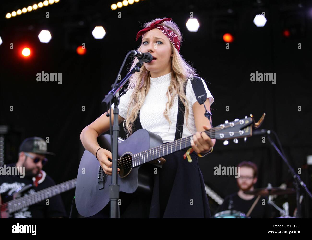 Las Vegas, NV, USA. 27th Sep, 2015. Jill Tirinnanzi of Jill and Julia ...
