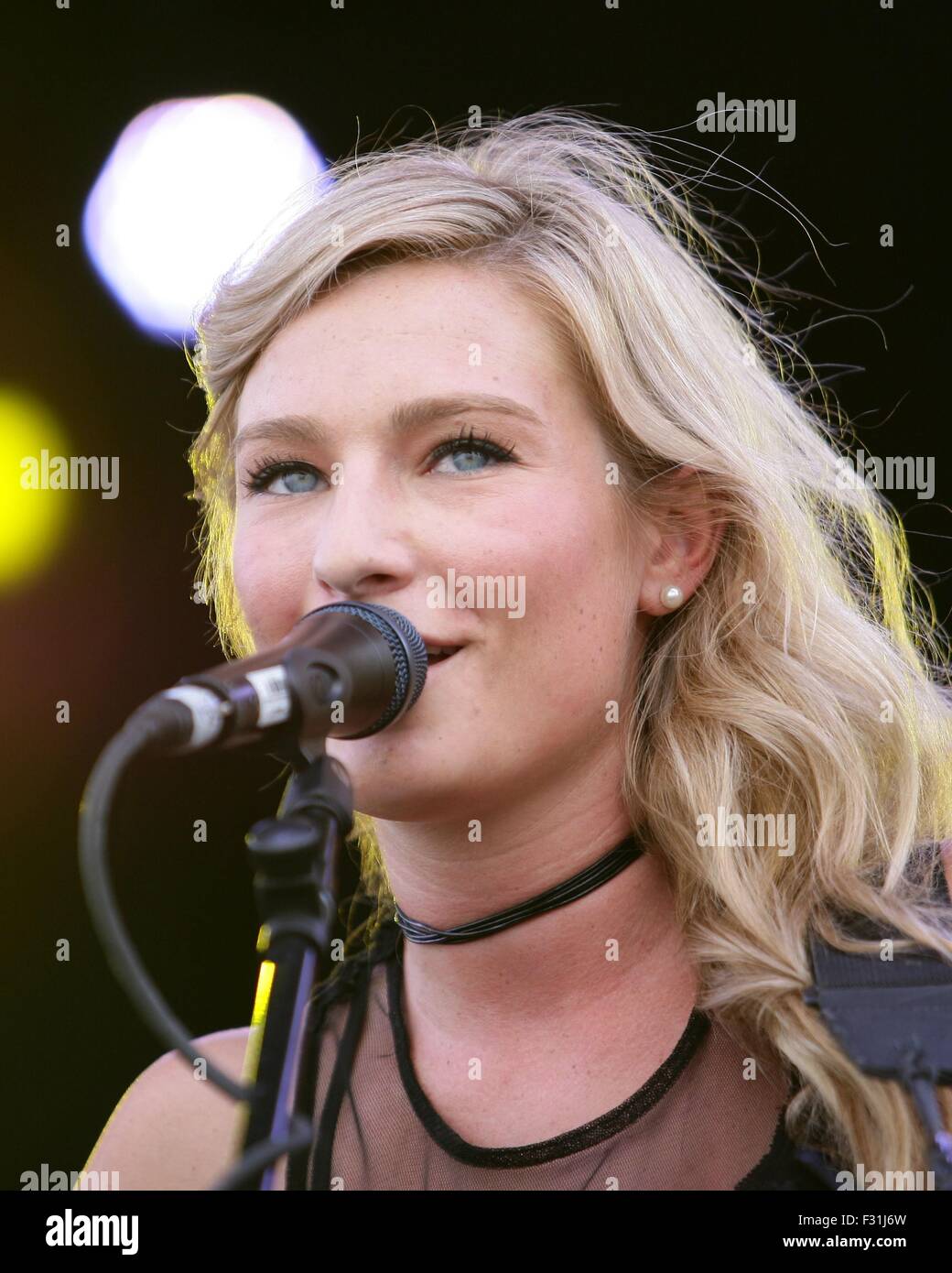 Las Vegas, NV, USA. 27th Sep, 2015. Julia Tirinnanzi of Jill and Julia ...