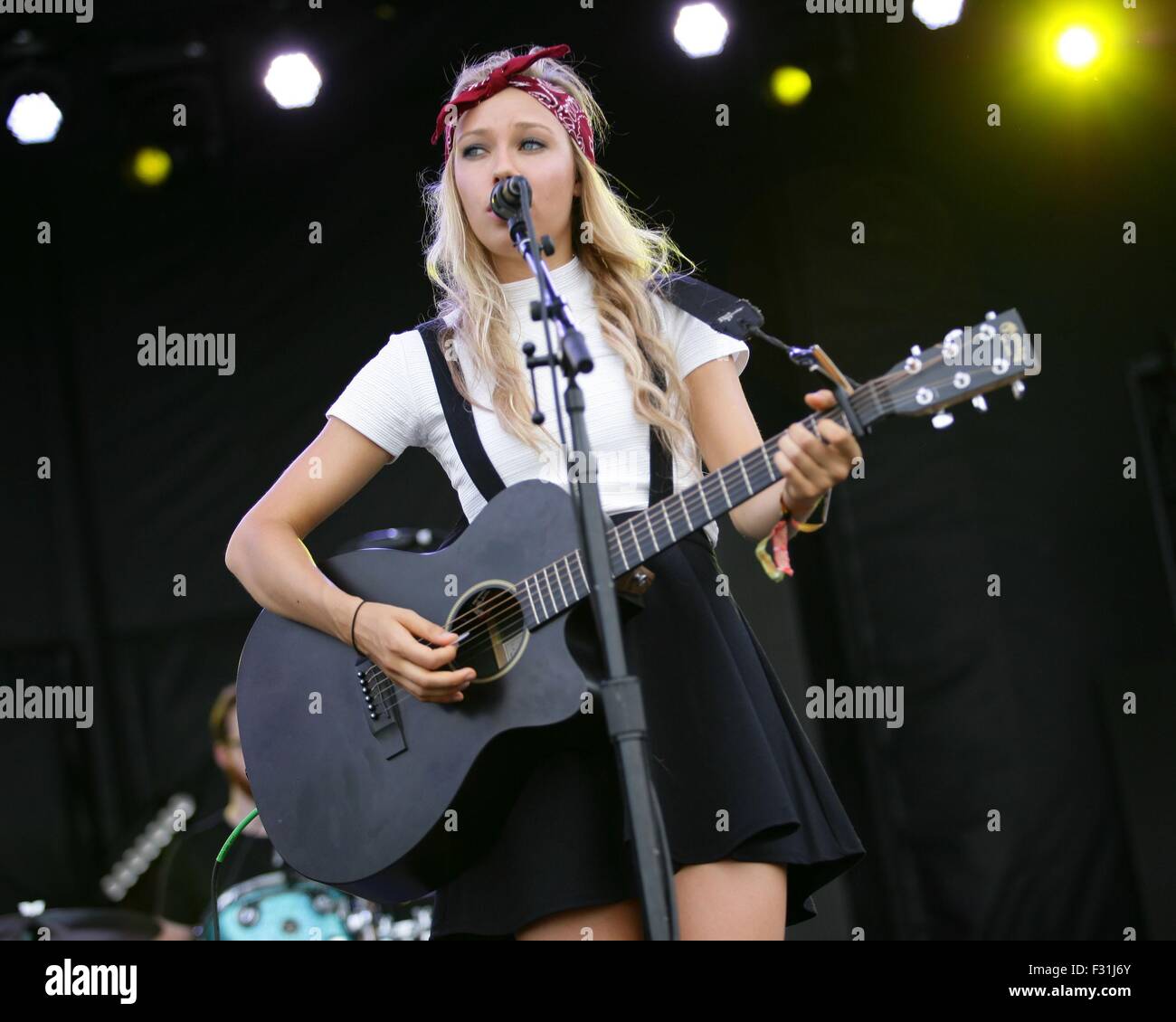 Las Vegas, NV, USA. 27th Sep, 2015. Jill Tirinnanzi of Jill and Julia ...