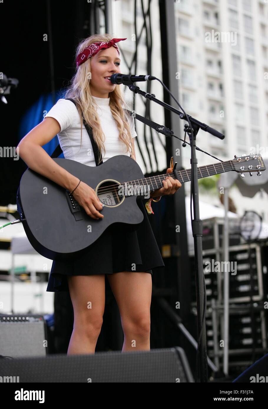 Las Vegas, NV, USA. 27th Sep, 2015. Jill Tirinnanzi of Jill and Julia ...