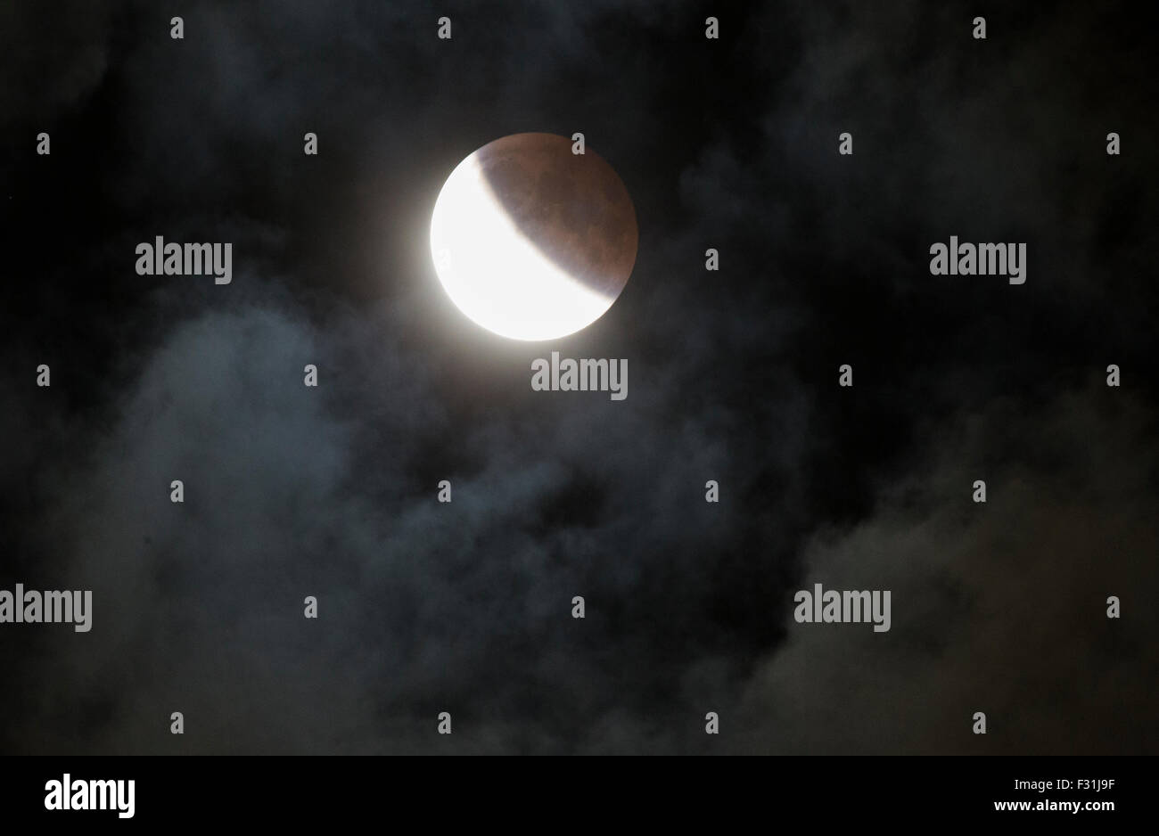 Bloomington, Indiana, USA. 27th Sep, 2015. The Supermoon Eclipse is ...