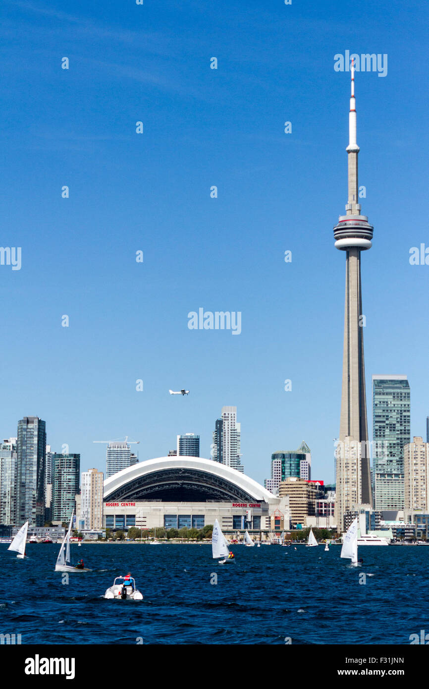 Toronto cn tower rogers centre hi-res stock photography and images - Alamy