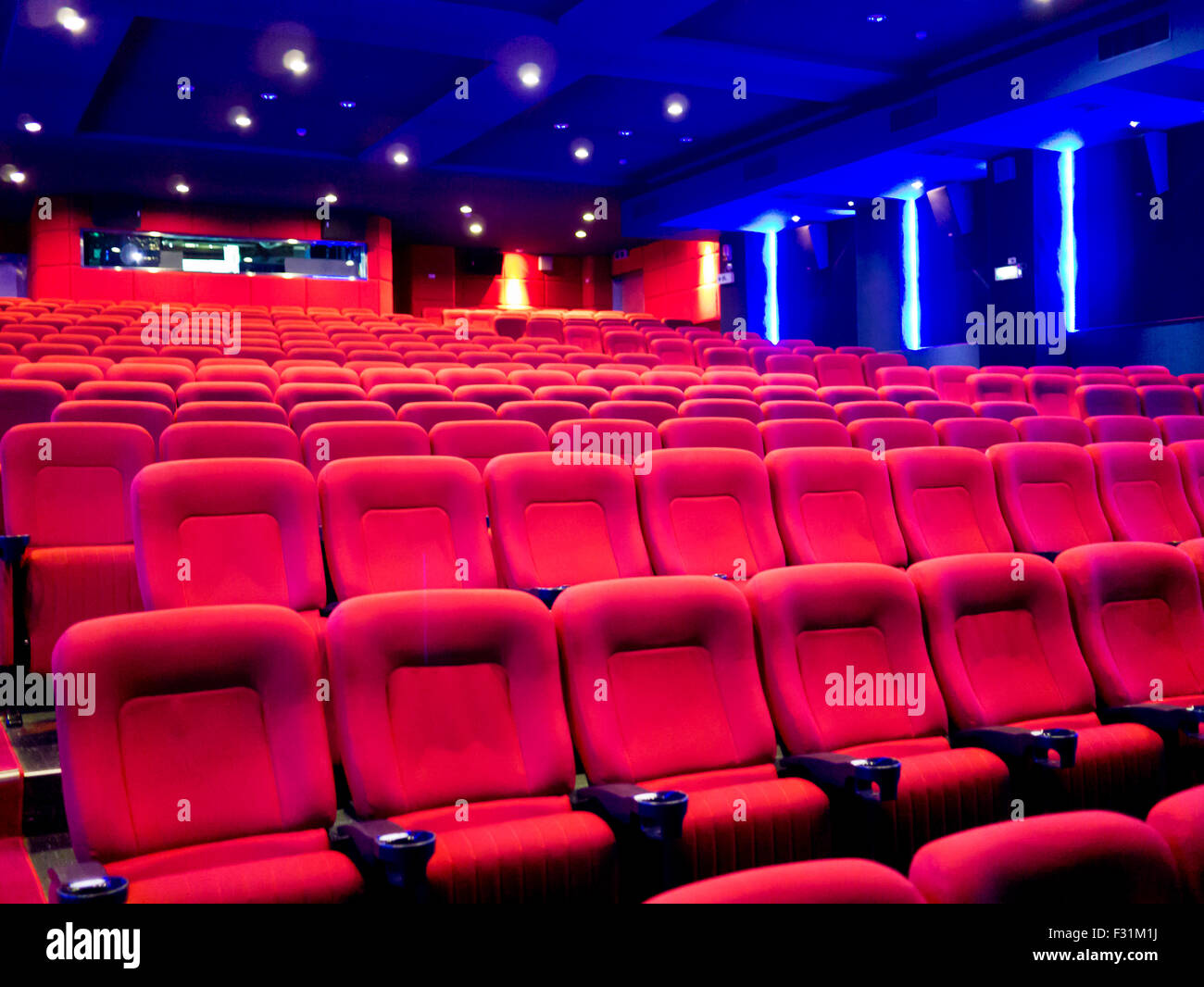 Cinema red chairs hi-res stock photography and images - Alamy