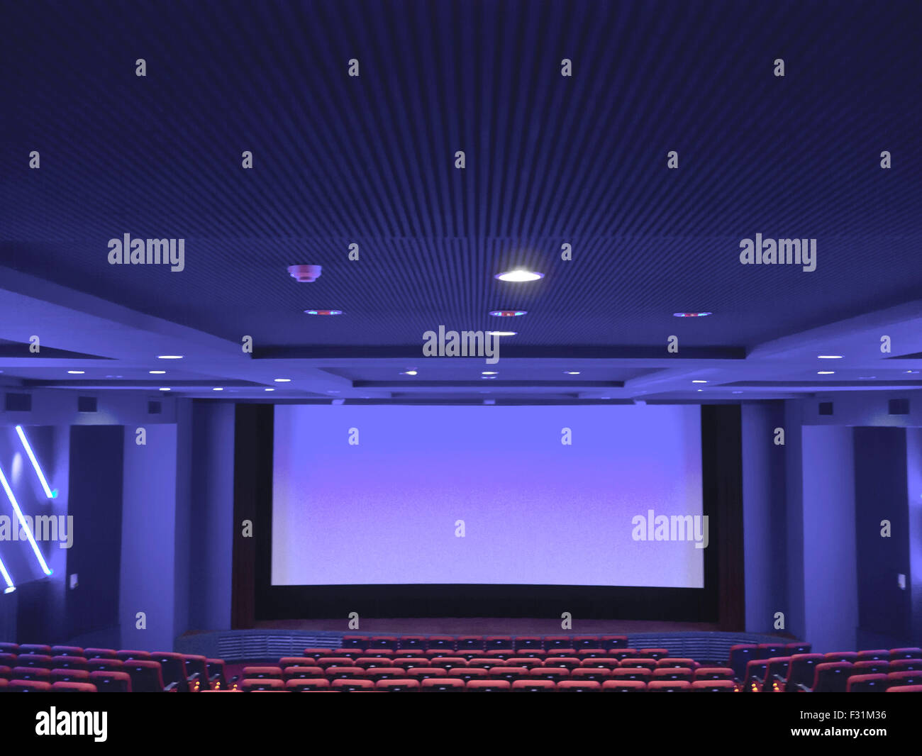Film screen projection hi-res stock photography and images - Alamy