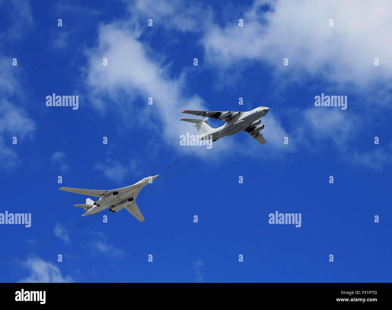 Refueling aircraft hi-res stock photography and images - Alamy