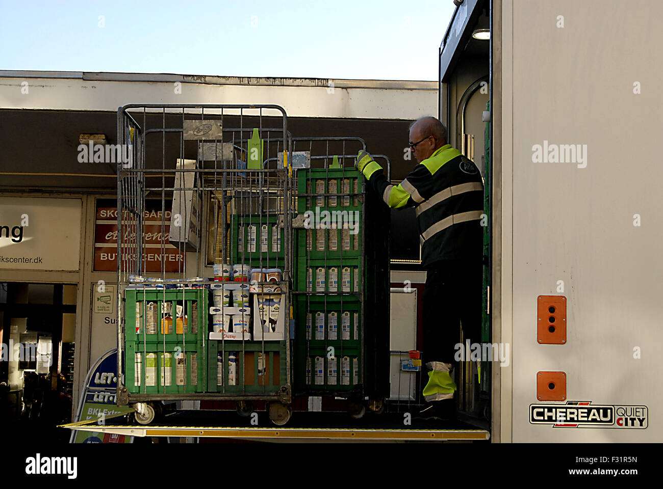 Copenhagen, Denmark. 28th September, 2015. A Man delivers food from ...