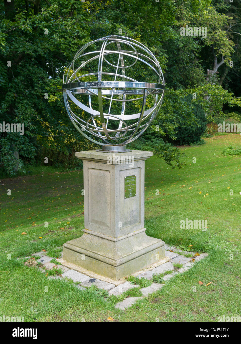 Sundial memorial hi-res stock photography and images - Alamy