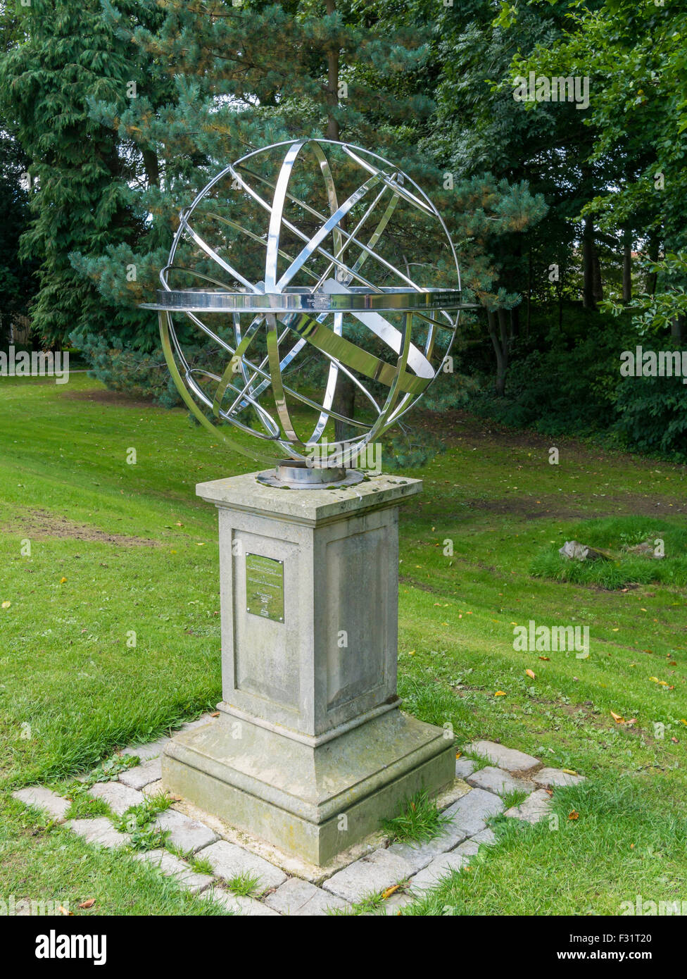 Sundial memorial hi-res stock photography and images - Alamy