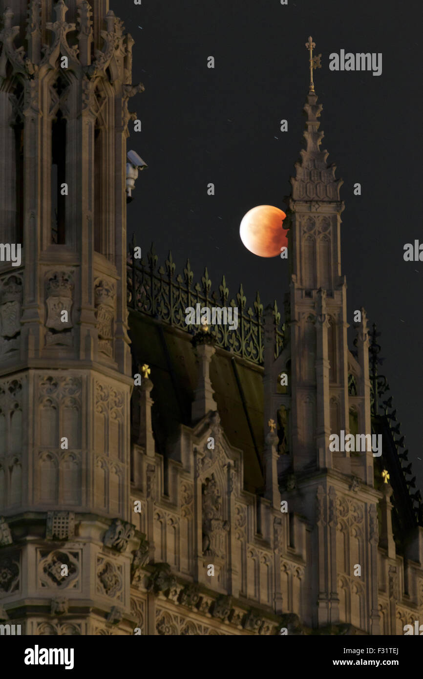 London, UK. 28th Sep, 2015. Supermoon and Lunar eclipse early Monday ...