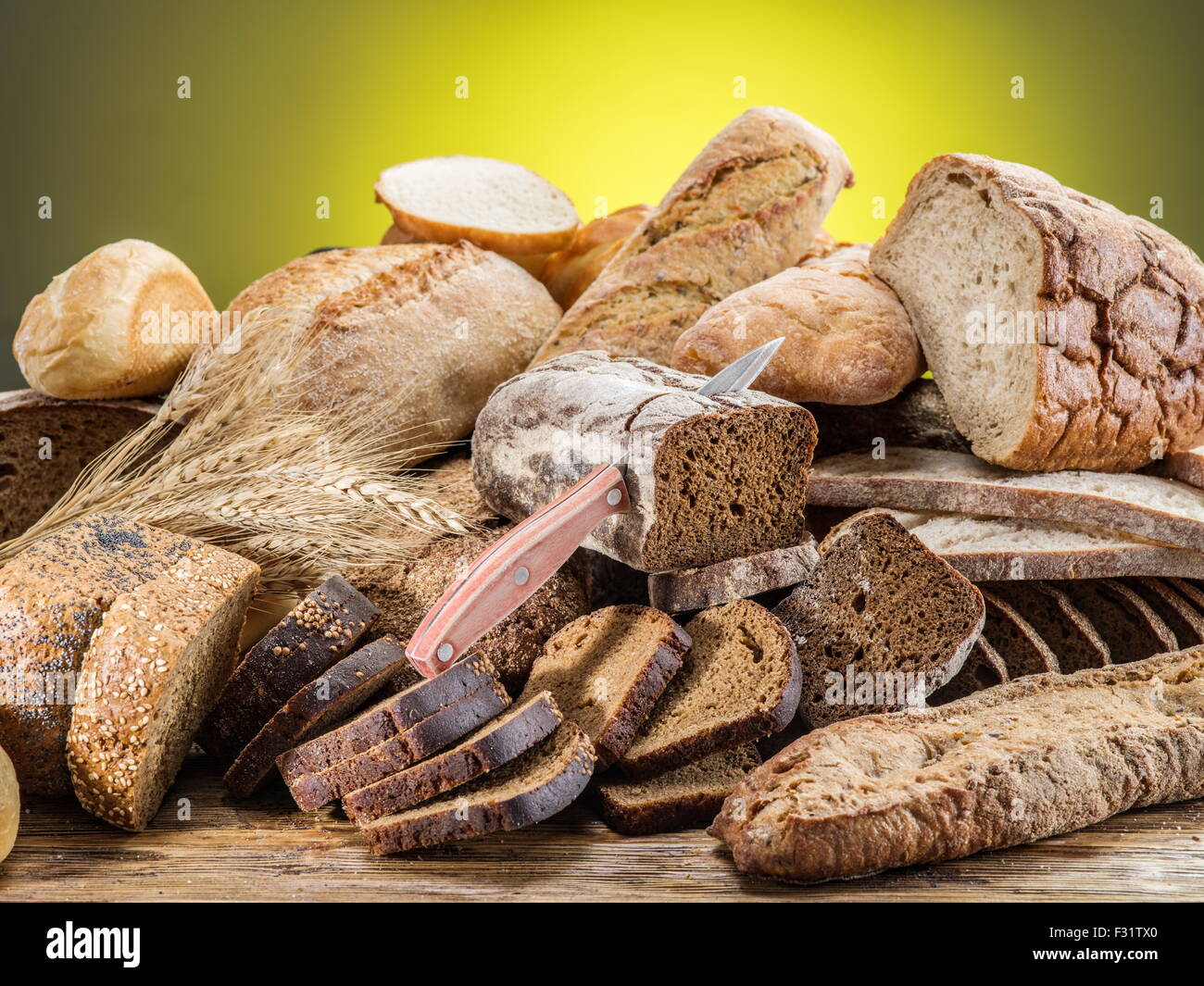 Different types of bread. Food background Stock Photo - Alamy