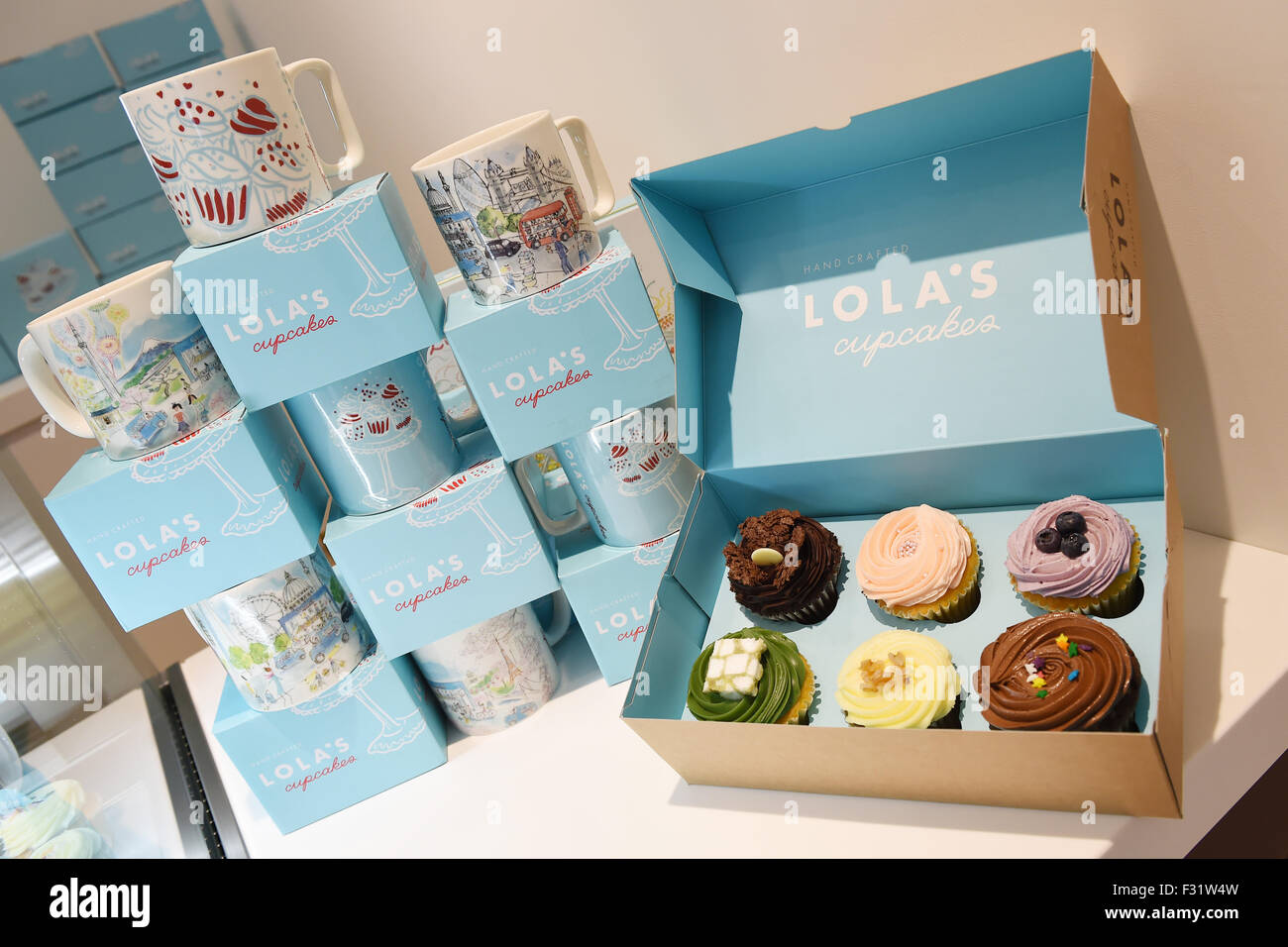 Sep 28, 2015 : LOLA'S Cupcakes pre-opening press event for its first ...