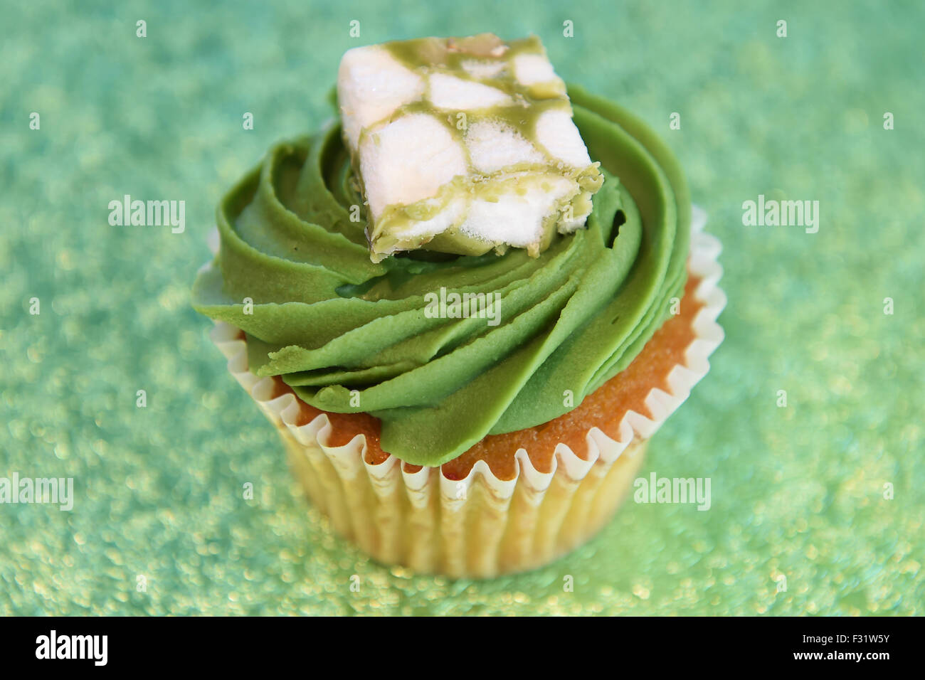 Sep 28, 2015 : LOLA'S Cupcakes pre-opening press event for its first ...