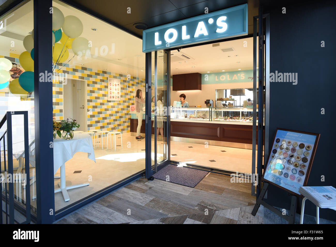 Sep 28, 2015 : LOLA'S Cupcakes pre-opening press event for its first ...