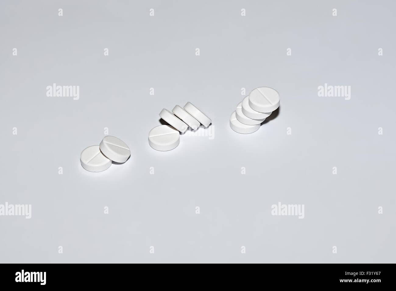 10 Generic Pills Tablets Stock Photo - Alamy