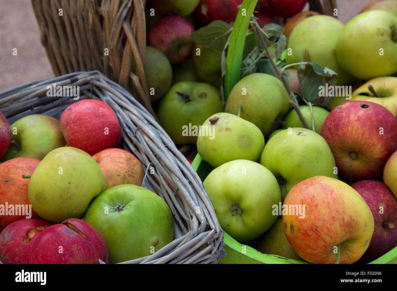 Apples in a basket Stock Photo - Alamy