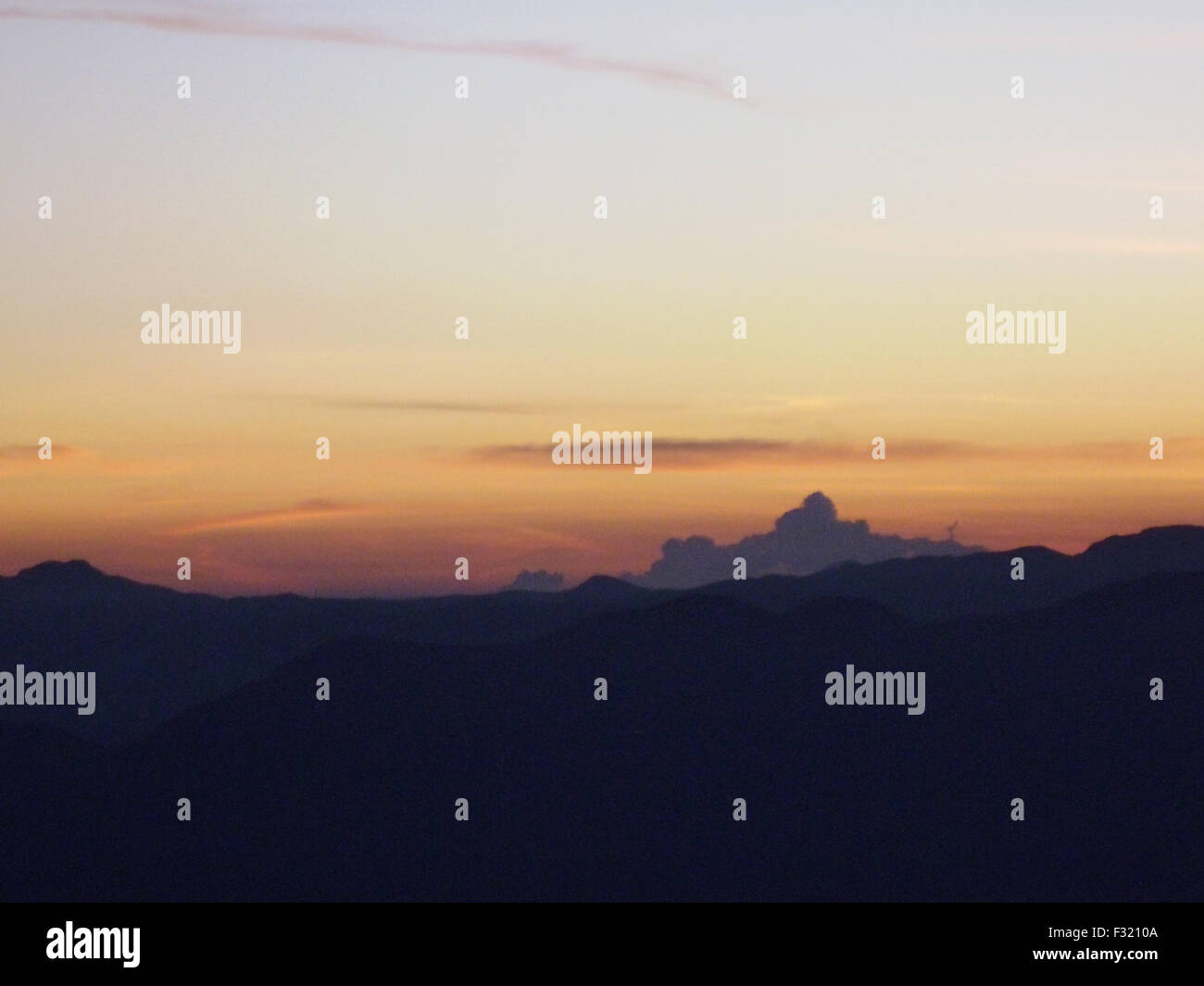 Ratnapura, Sri Lanka. 28th Sep, 2015. Sri Lanka Weather: Beautiful day ...