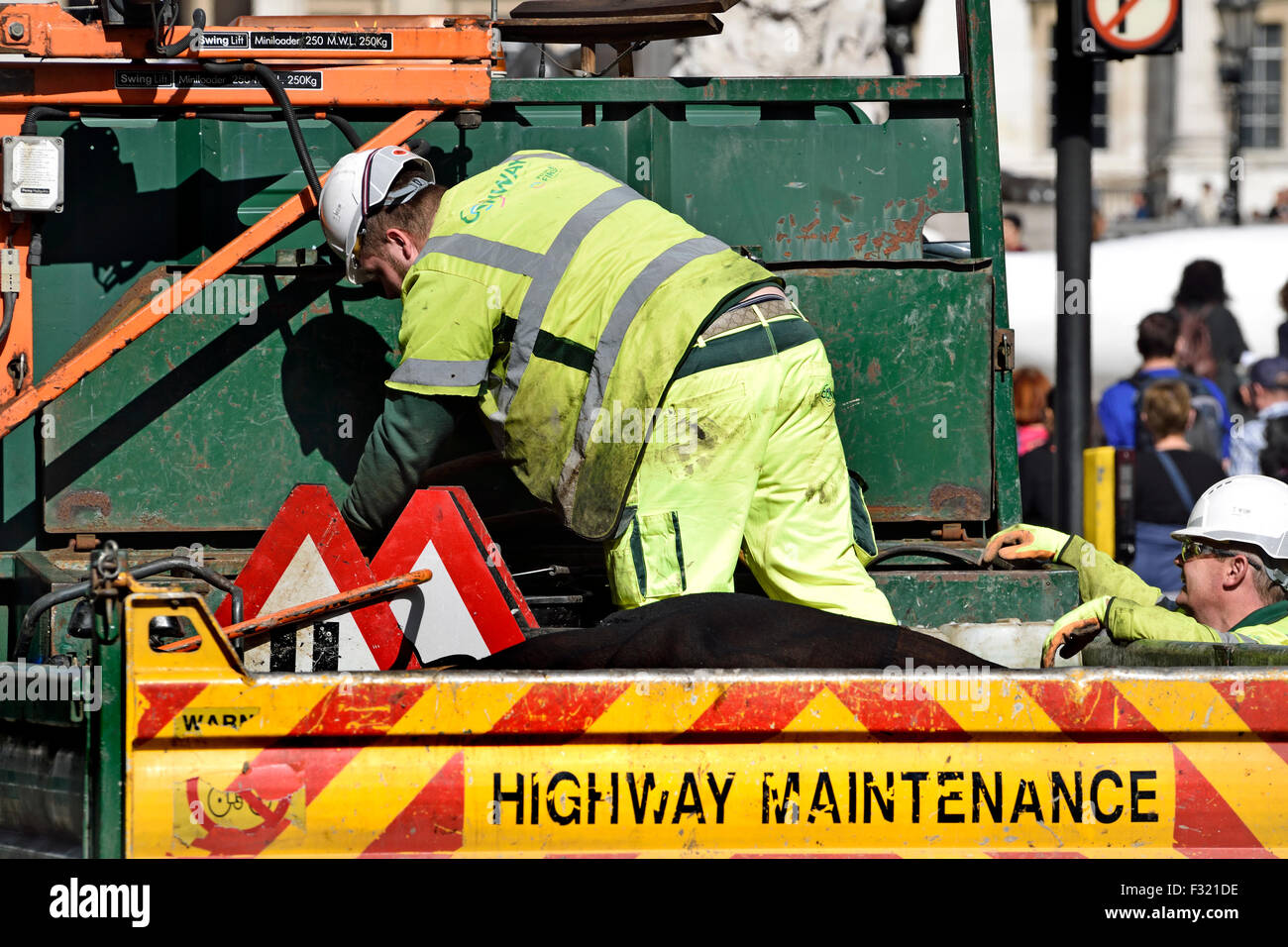 England london workman in hi-res stock photography and images - Alamy