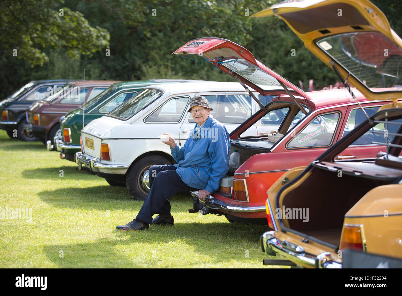 British Leyland car enthusiasts enjoy the 2015 3rd BL Autumn Rally ...
