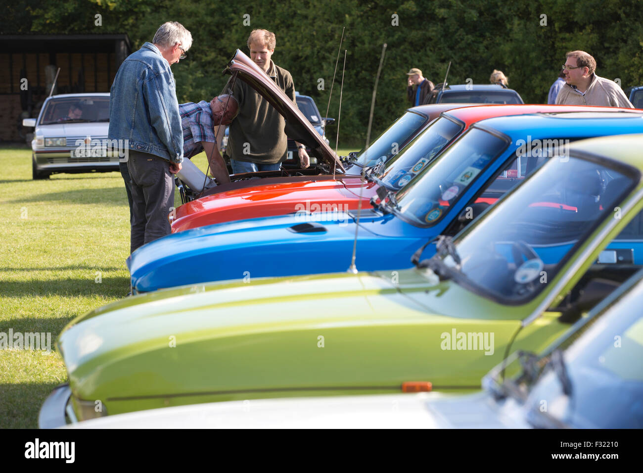 British Leyland car enthusiasts enjoy the 2015 3rd BL Autumn Rally ...