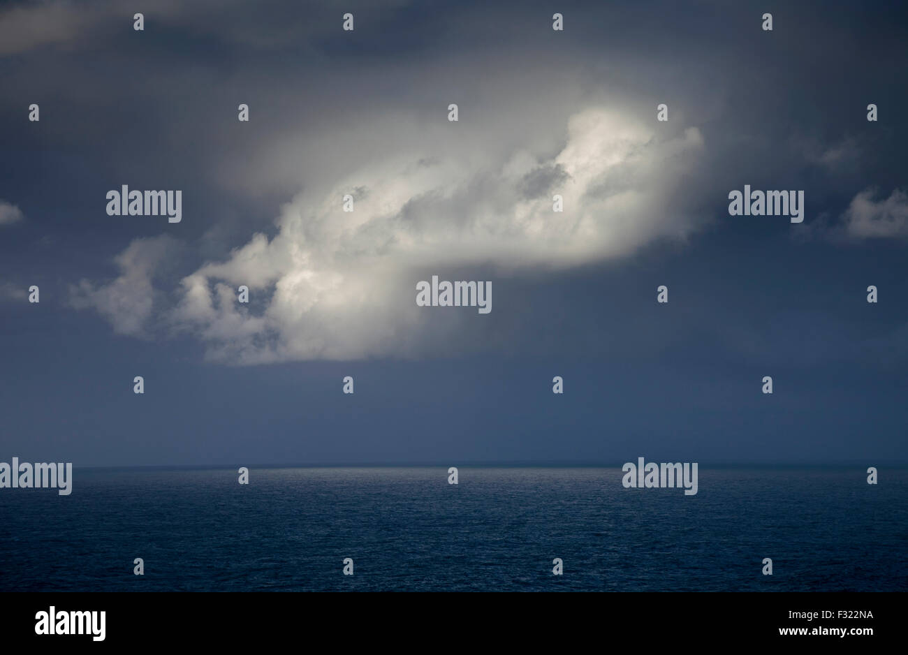 Simple seascape view hi-res stock photography and images - Alamy