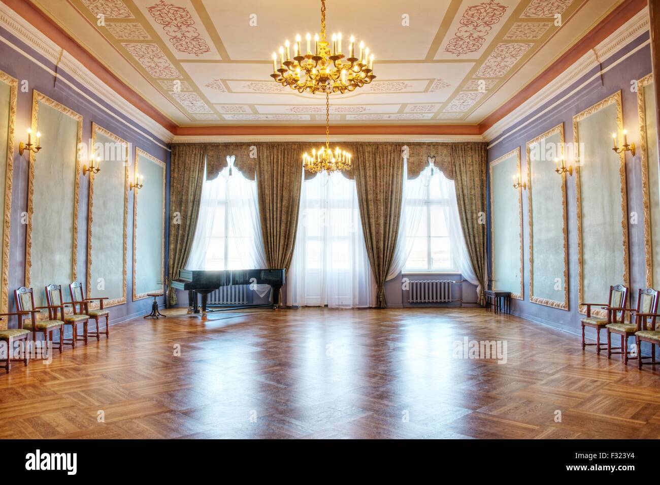Old audience chamber hi-res stock photography and images - Alamy