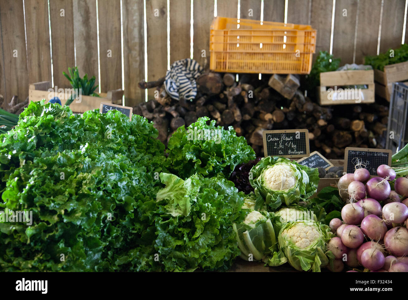 French farmers market stall. Brittany Stock Photo - Alamy