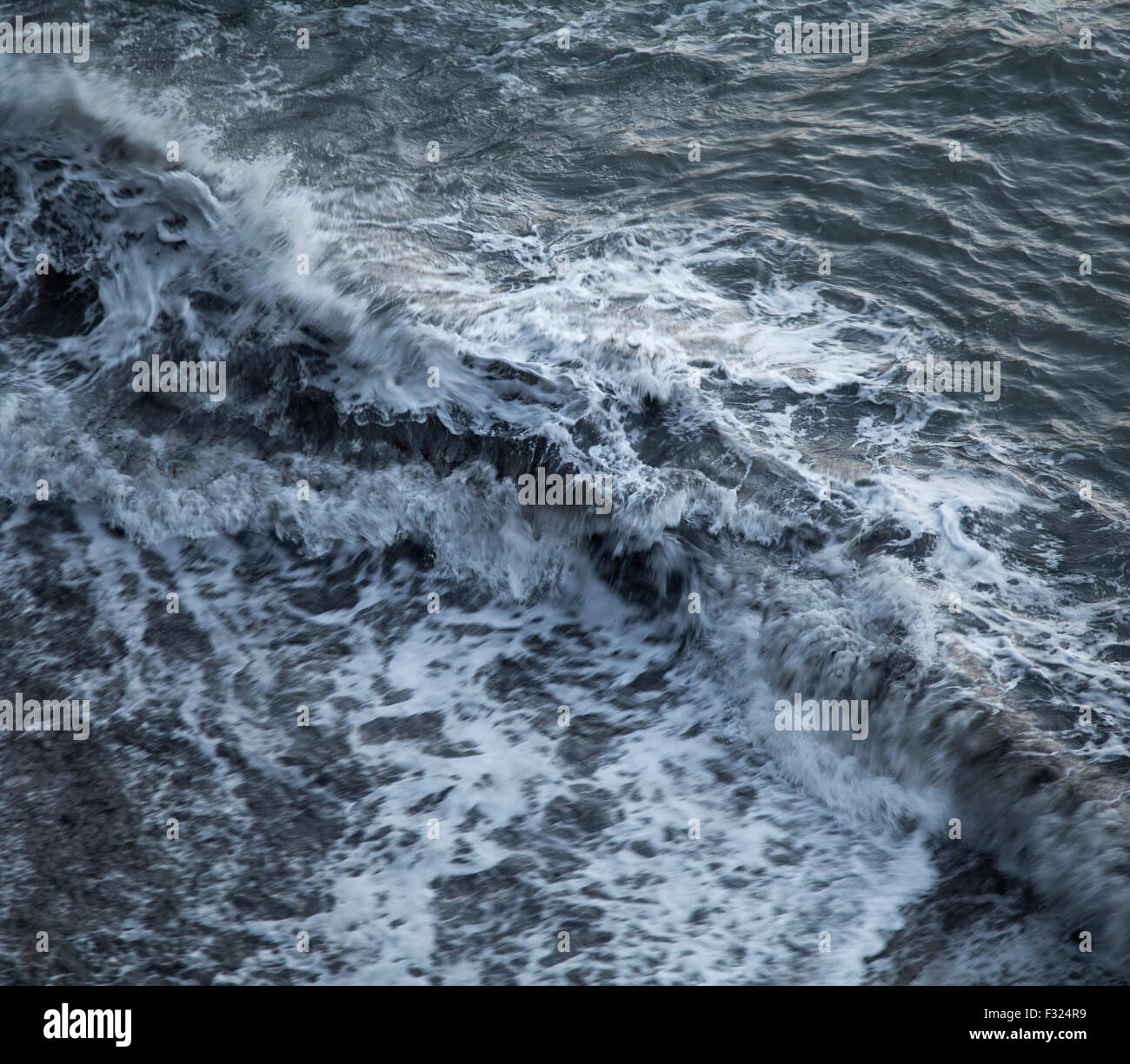 Crest of wave hi-res stock photography and images - Alamy