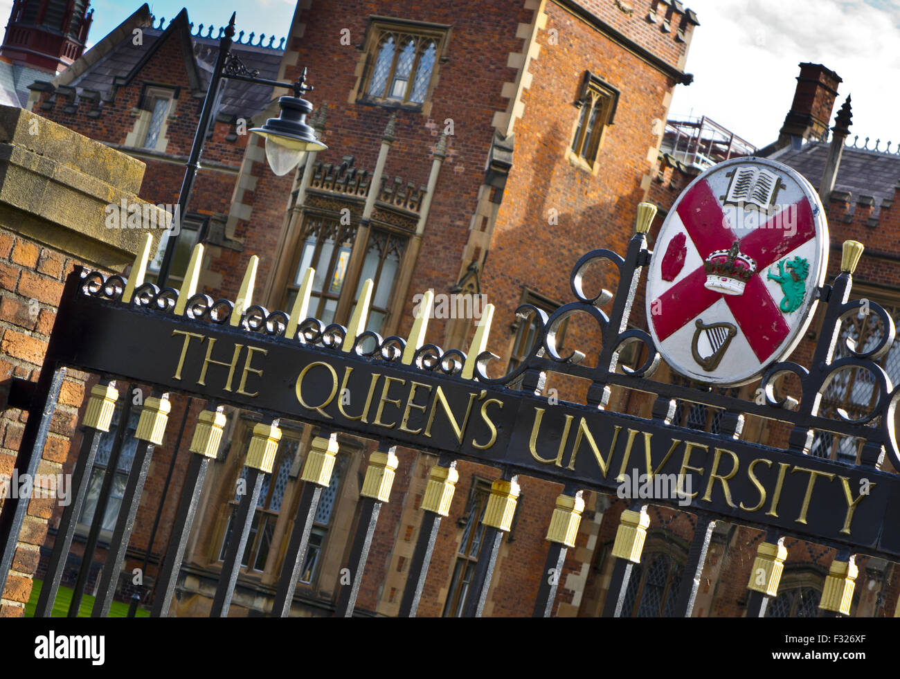 sign gate Queens University Belfast Stock Photo - Alamy