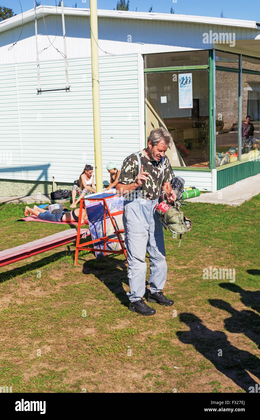 Parachutists - 2014. Training of beginning parachutists Stock Photo - Alamy