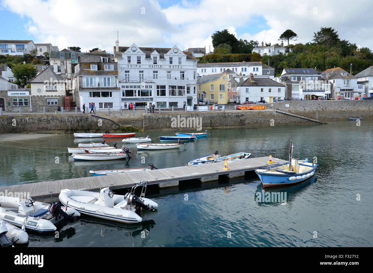 St. Mawes harbour and village in south Cornwall Stock Photo - Alamy