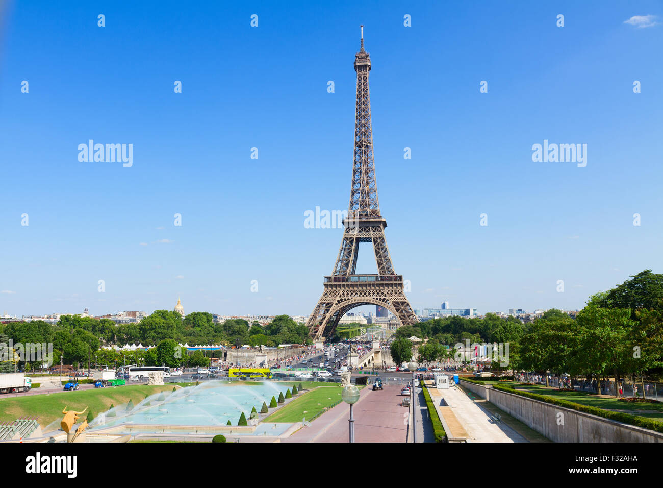 Eiffel Tower and Paris cityscape Stock Photo - Alamy