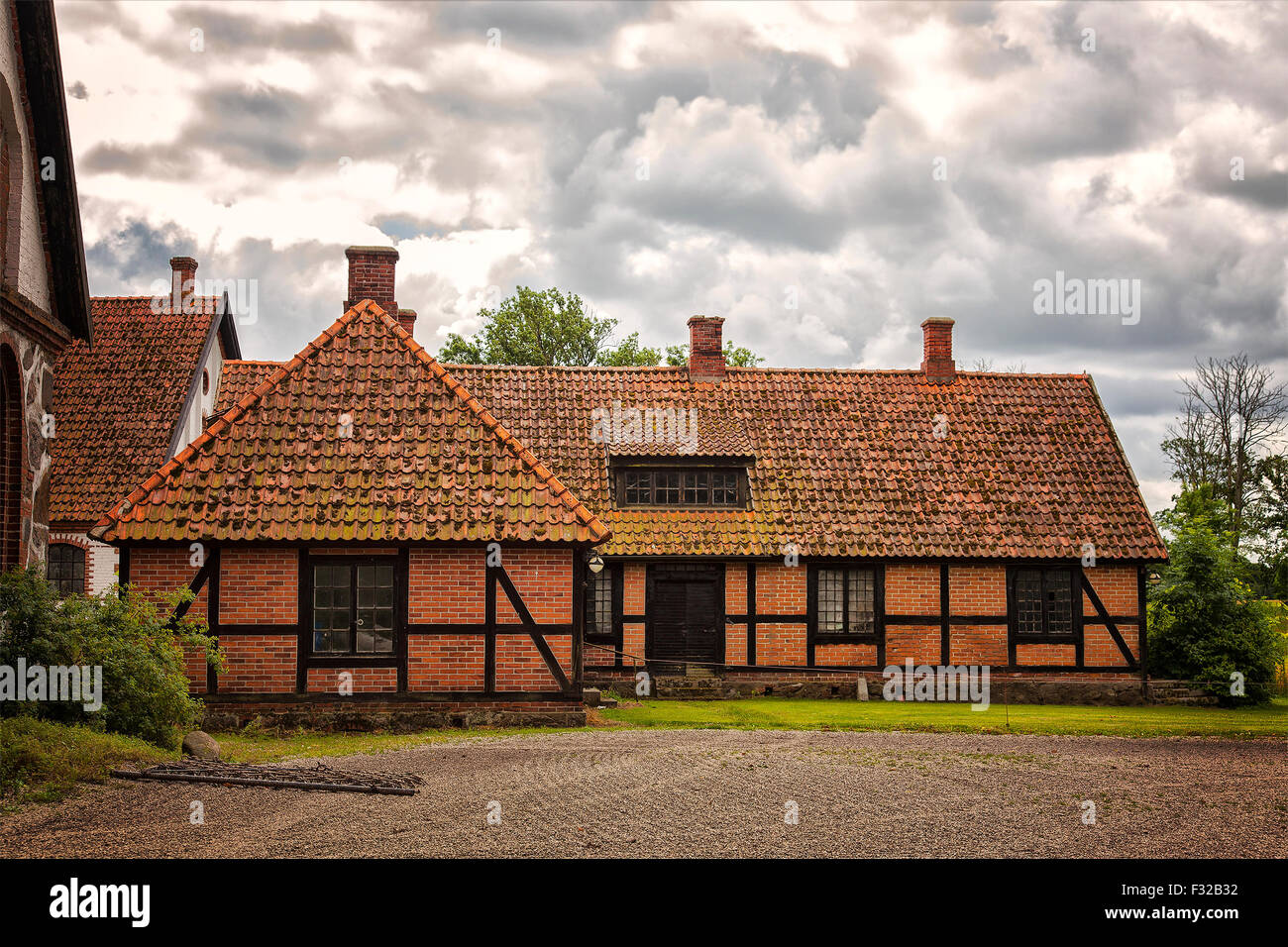 Old farmhouse facade plaster hi-res stock photography and images - Alamy