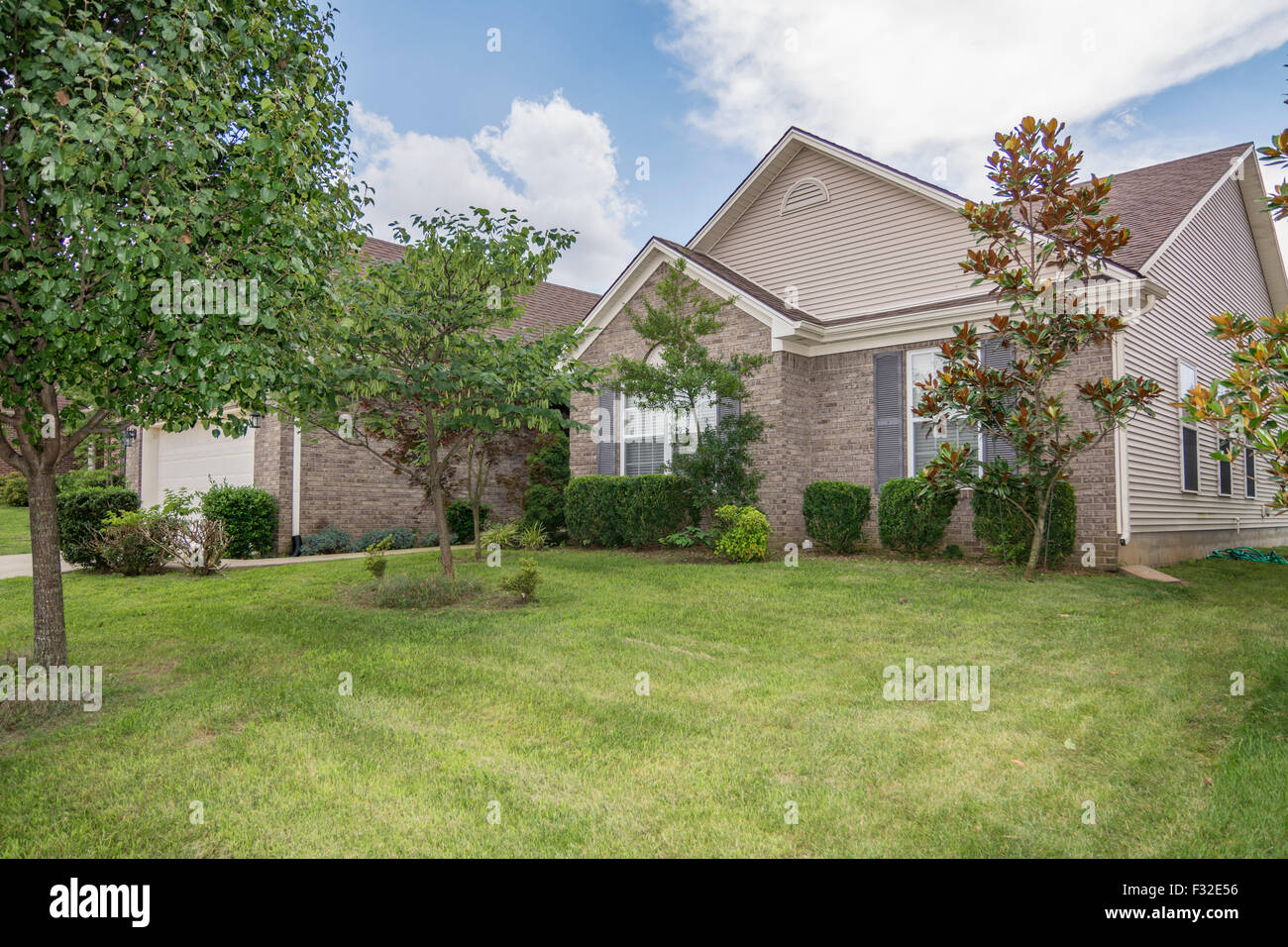 American middle class suburban house Stock Photo - Alamy