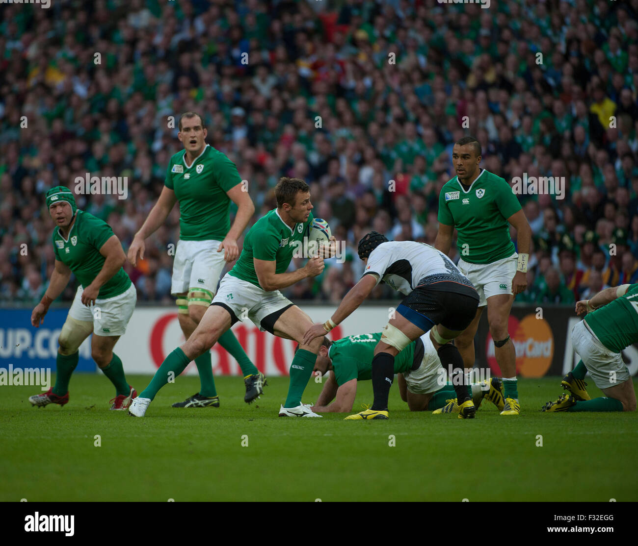 Rugby union at wembley hi-res stock photography and images - Alamy