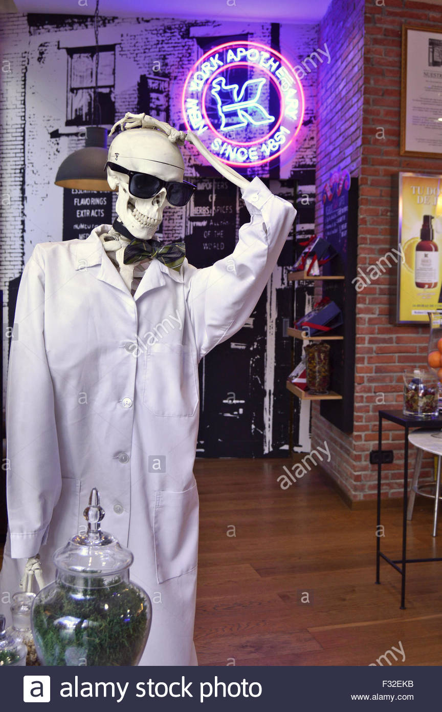 Dressed Skeleton High Resolution Stock Photography and Images - Alamy
