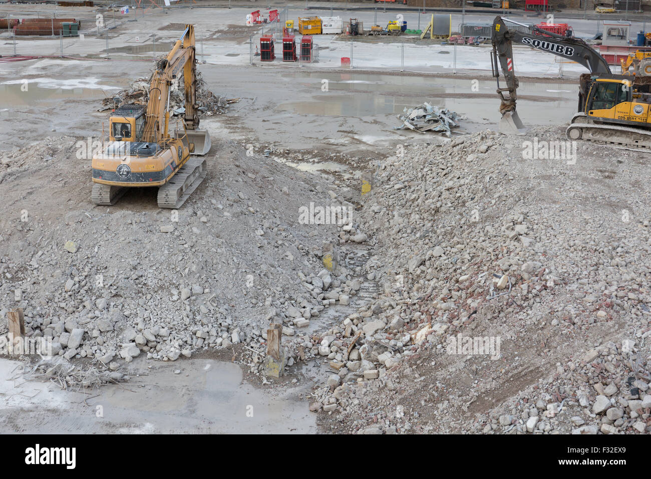 Heavy duty construction vehicle equipment at the London Dock ...