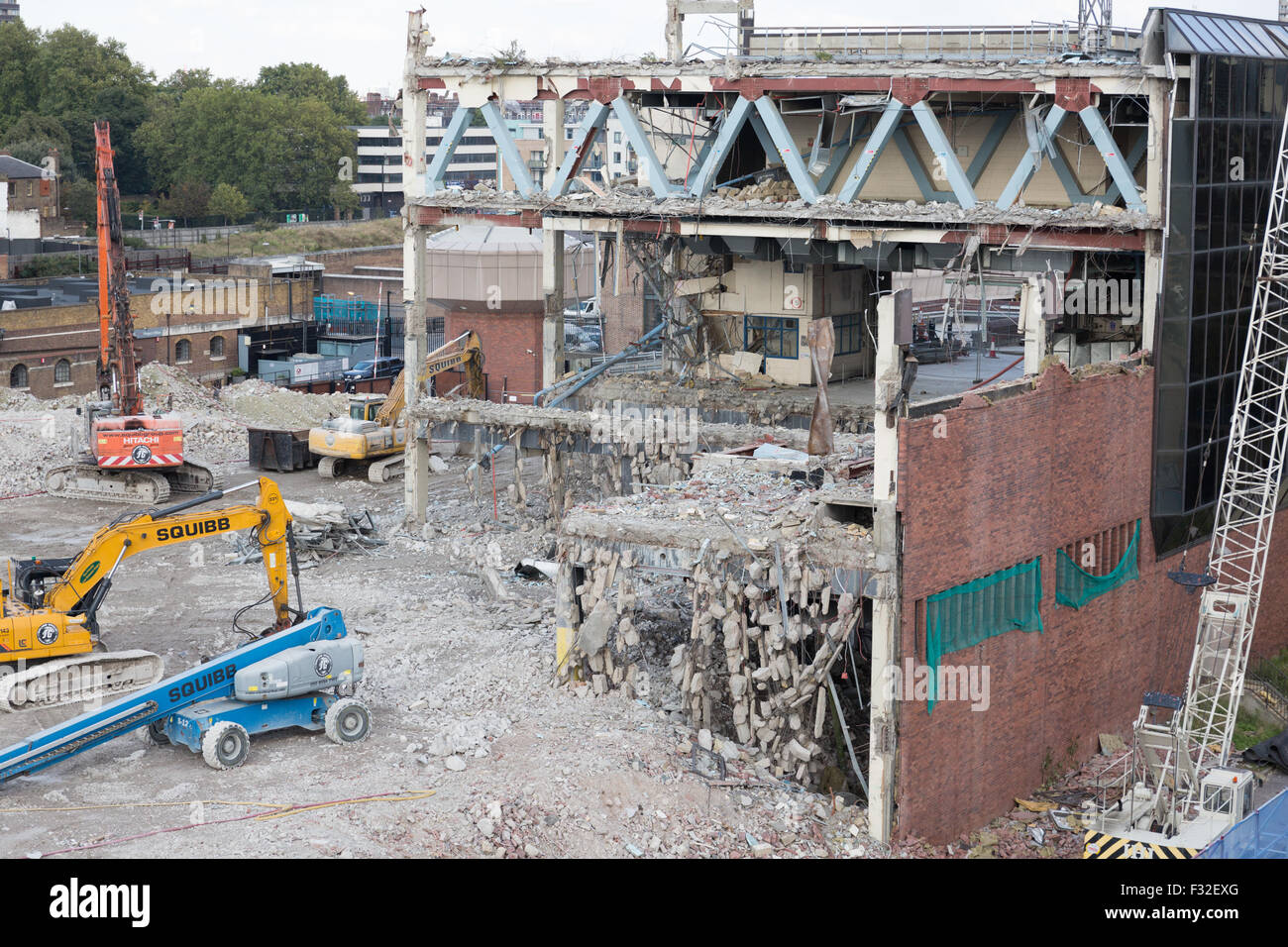 Heavy duty construction vehicle equipment at the London Dock ...