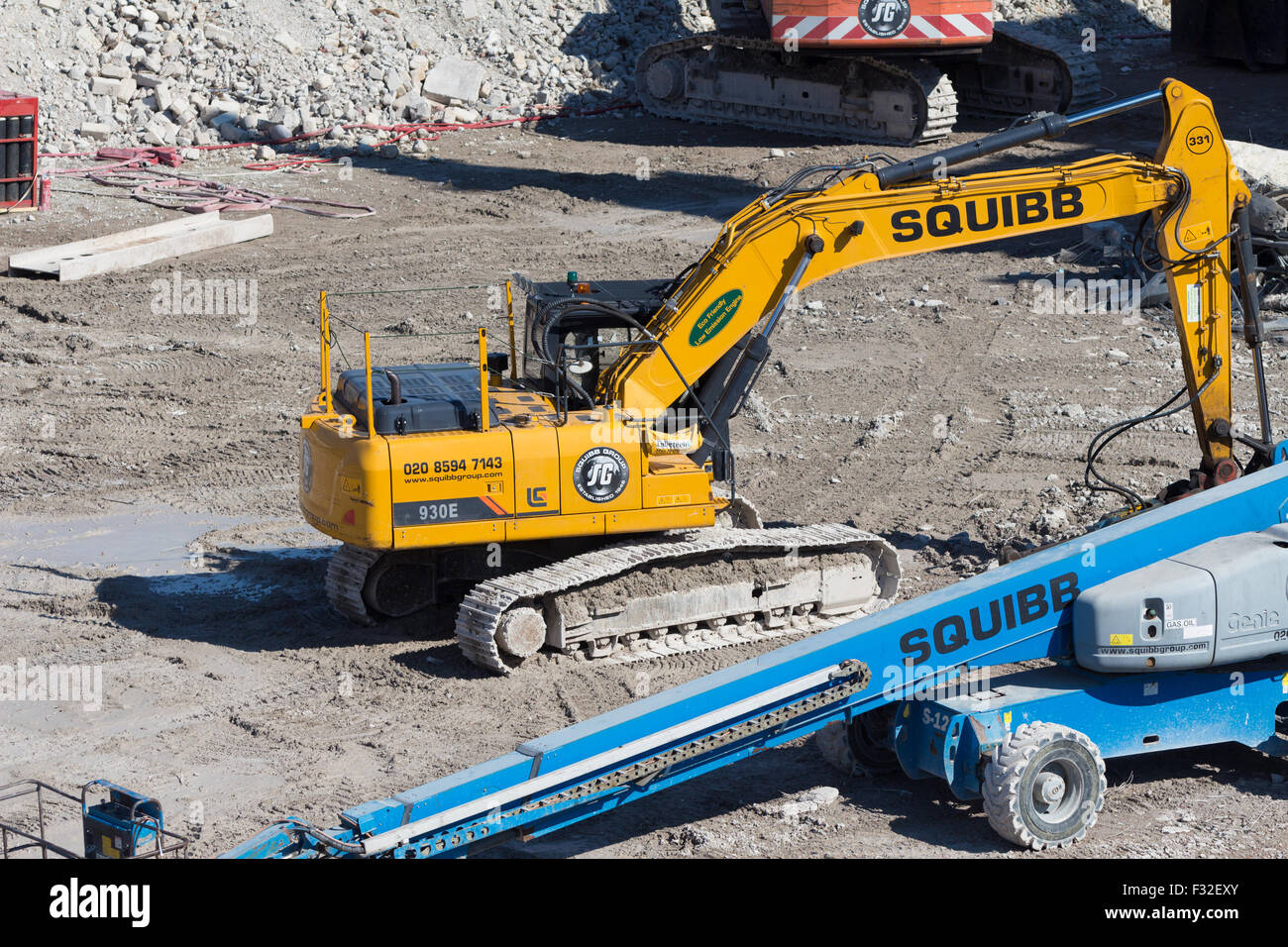 Heavy duty construction vehicle equipment at the London Dock ...