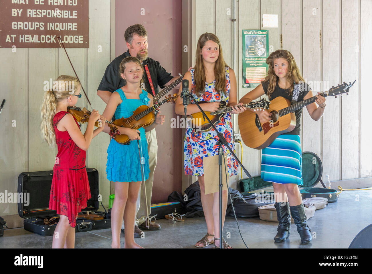 Family musical group playing Gospel music at the Natural Bridge Artisan ...
