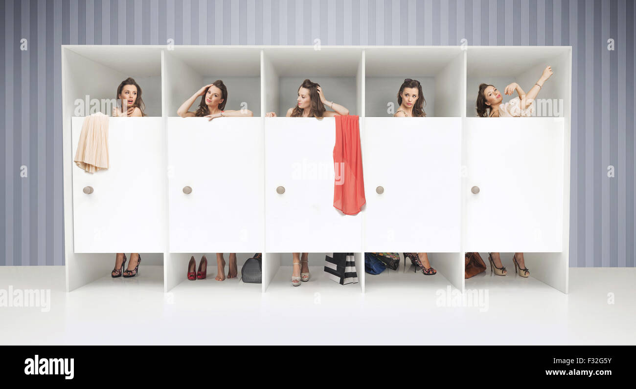 Changing rooms girls hi-res stock photography and images - Alamy
