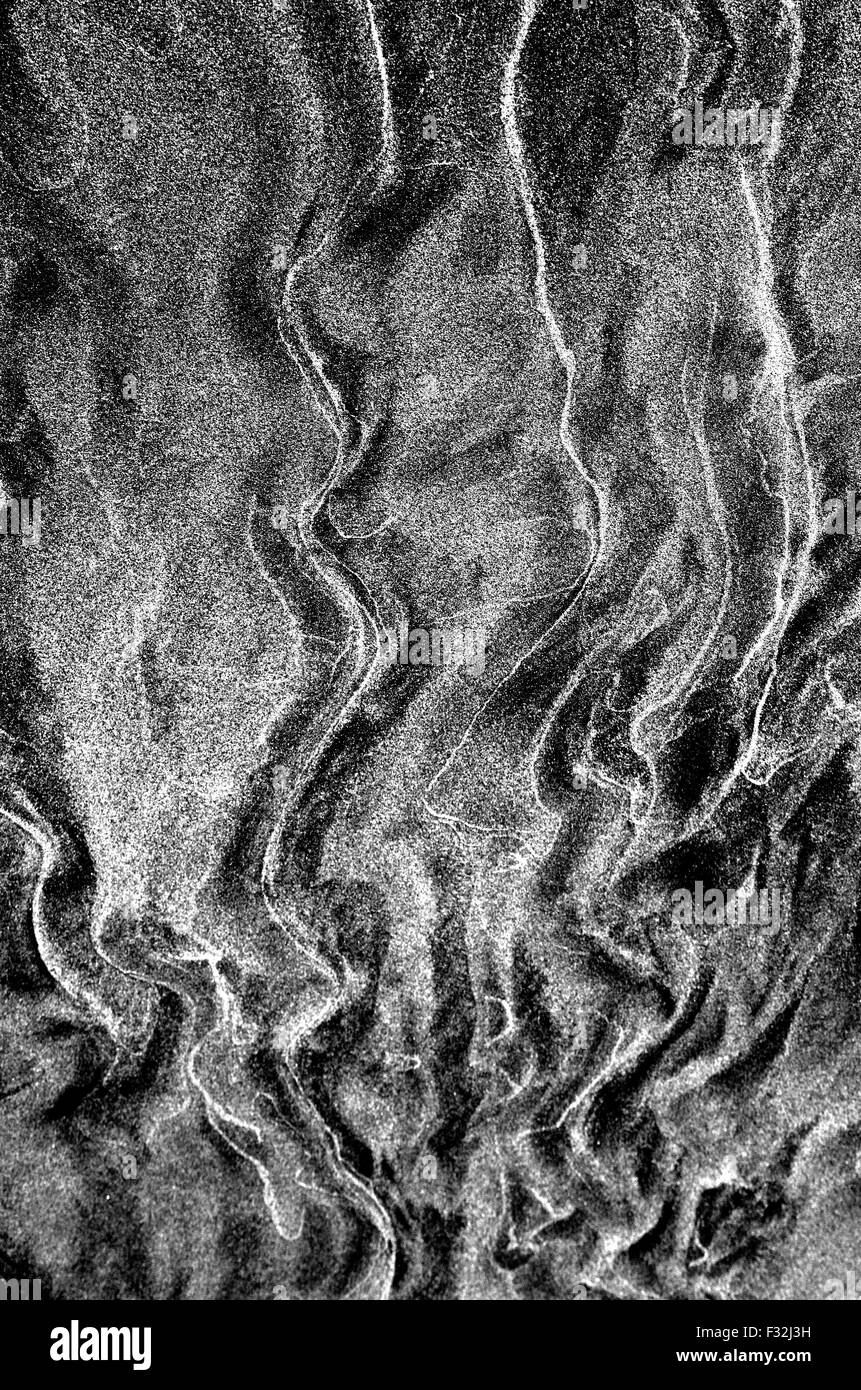 Black and white line patterns hi-res stock photography and images - Alamy