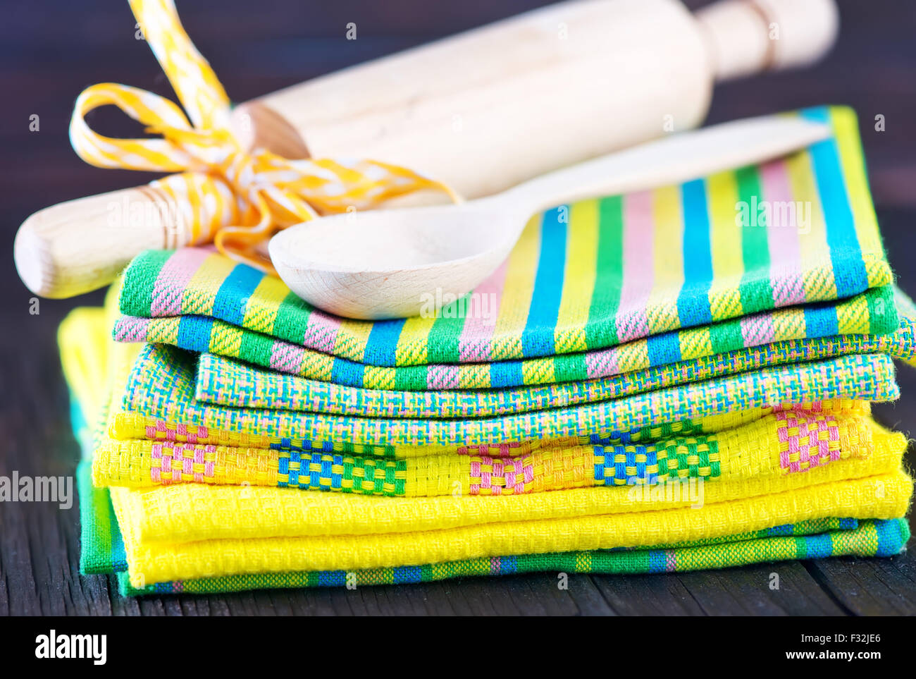 Stack of tea towels hi-res stock photography and images - Alamy