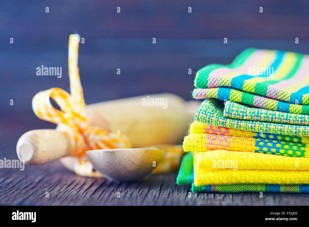 Stack of tea towels hi-res stock photography and images - Alamy