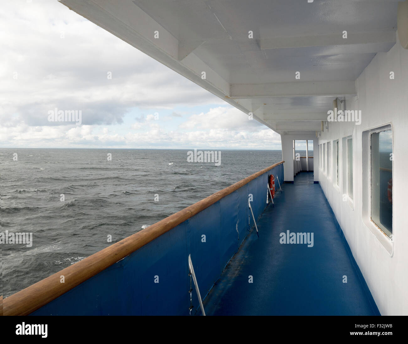 Empty deck hi-res stock photography and images - Alamy