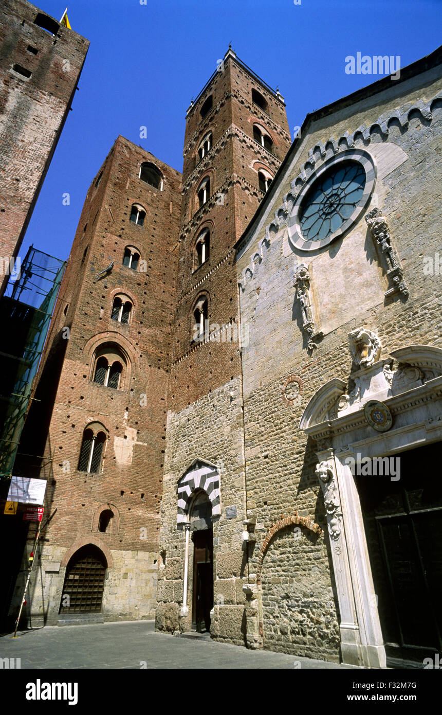 Medieval buildings in albenga hi-res stock photography and images - Alamy