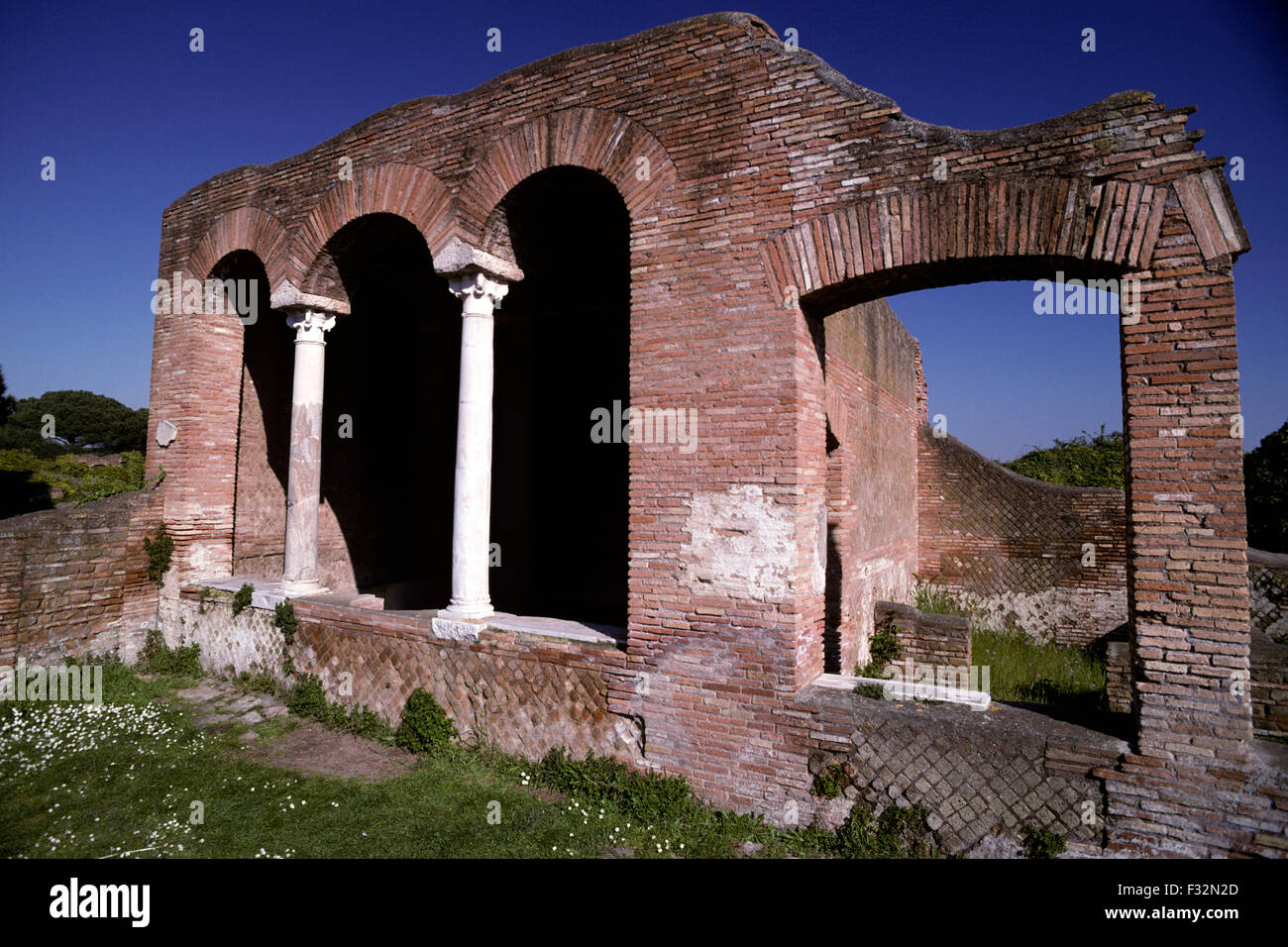 Houses in ostia antica hi-res stock photography and images - Alamy