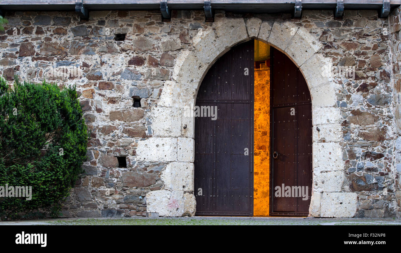 Door opened open hi-res stock photography and images - Alamy