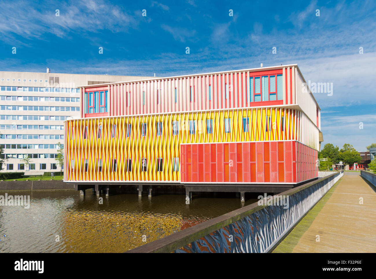 Blue and orange modern building hi-res stock photography and images - Alamy